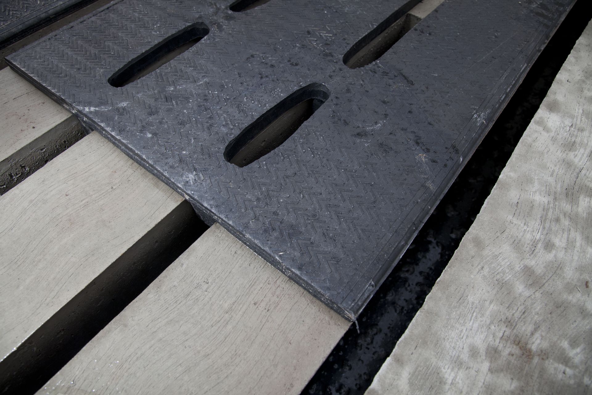 Slat Rubber for Livestock Comfort